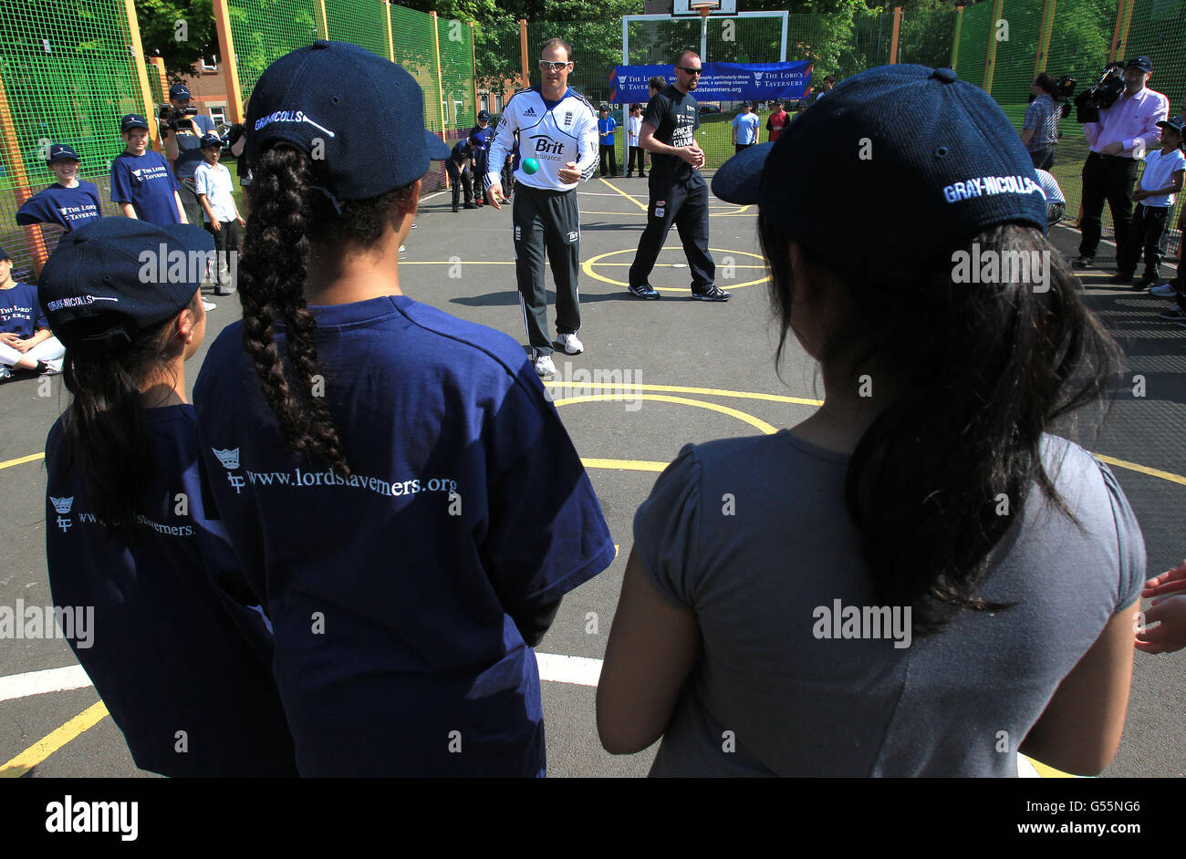 Cricket - Four England Captains Coach kids - MUGA Stock Photo - Alamy