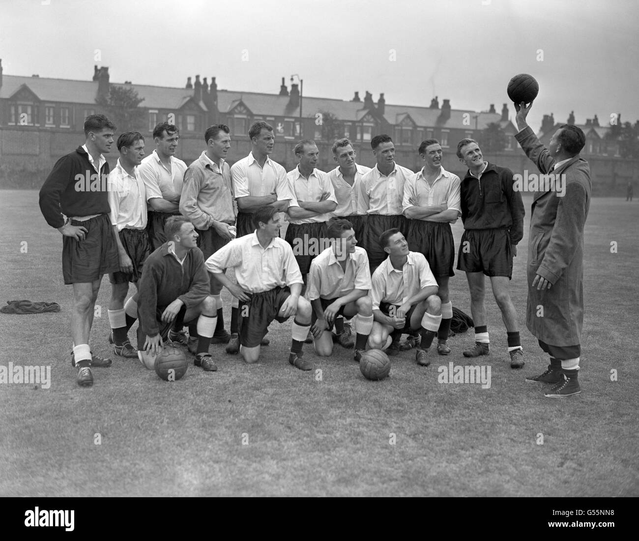 England manager r Black and White Stock Photos & Images - Alamy