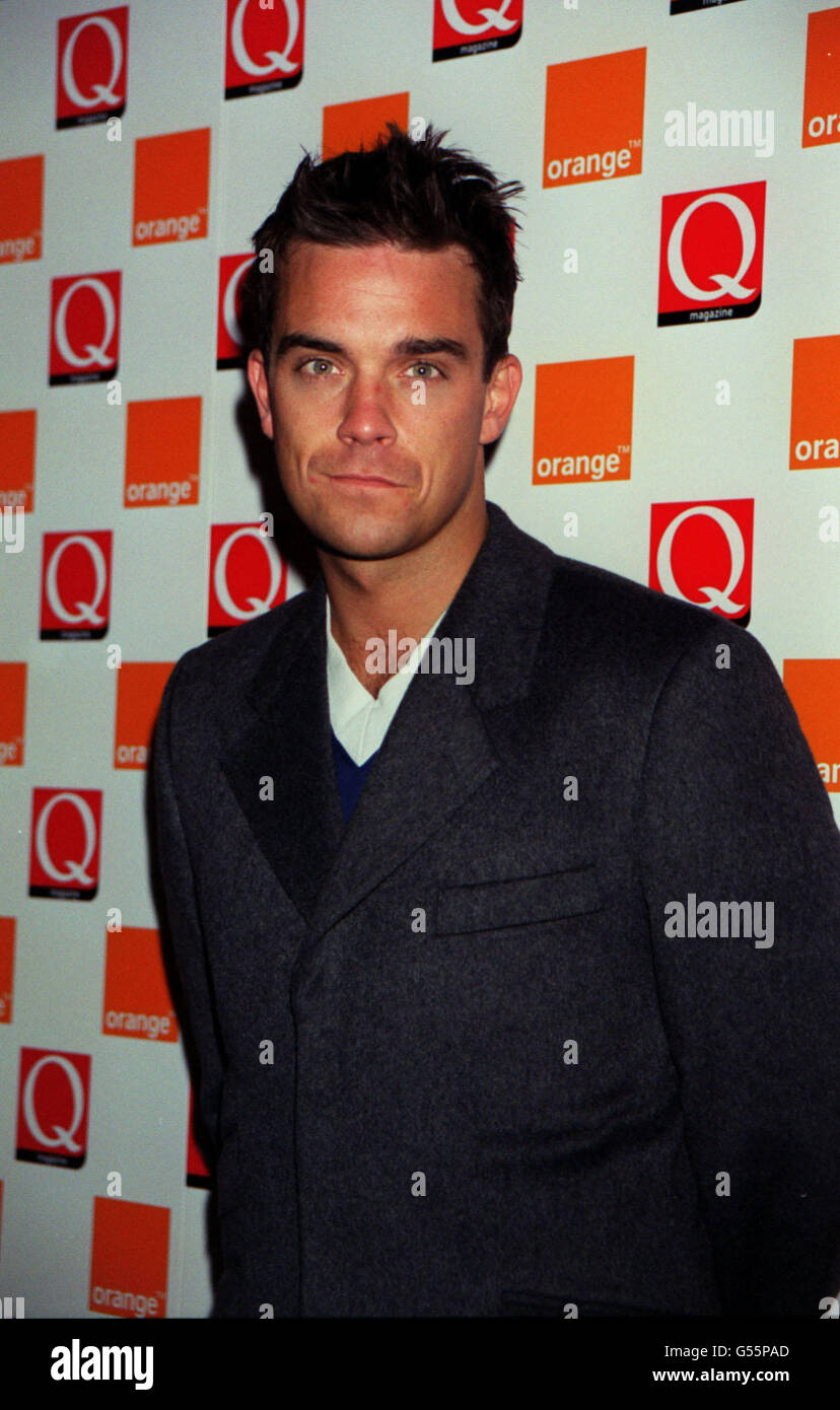 Pop star robbie williams at the park lane hotel hi-res stock ...