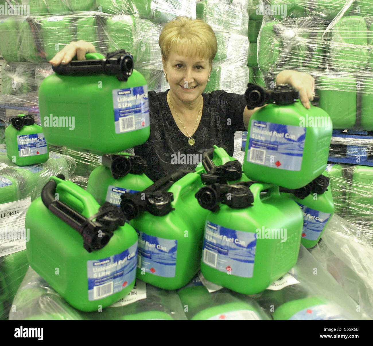 Halfords stock hi-res stock photography and images - Alamy
