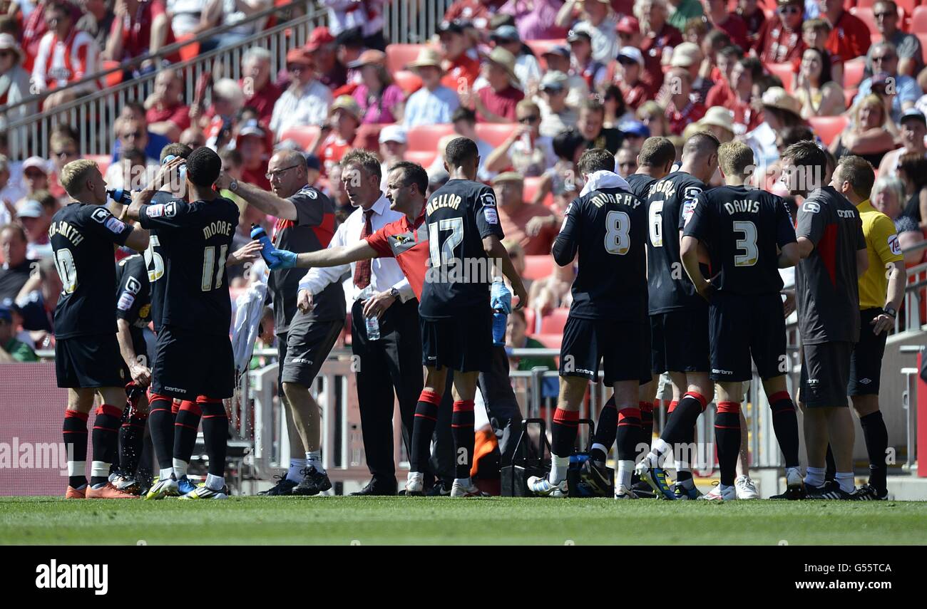 Crewe alexandra wembley hi-res stock photography and images - Alamy