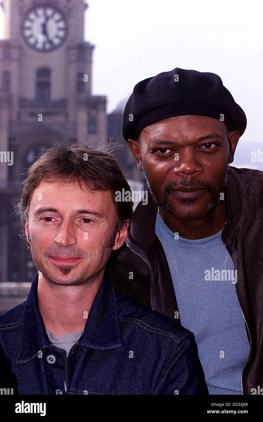Actors Robert Carlyle (left) and Samuel L Jackson pose for photographs ...