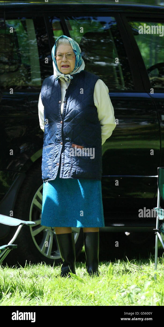 Queen Elizabeth II watches the Land Rover International Driving Grand ...