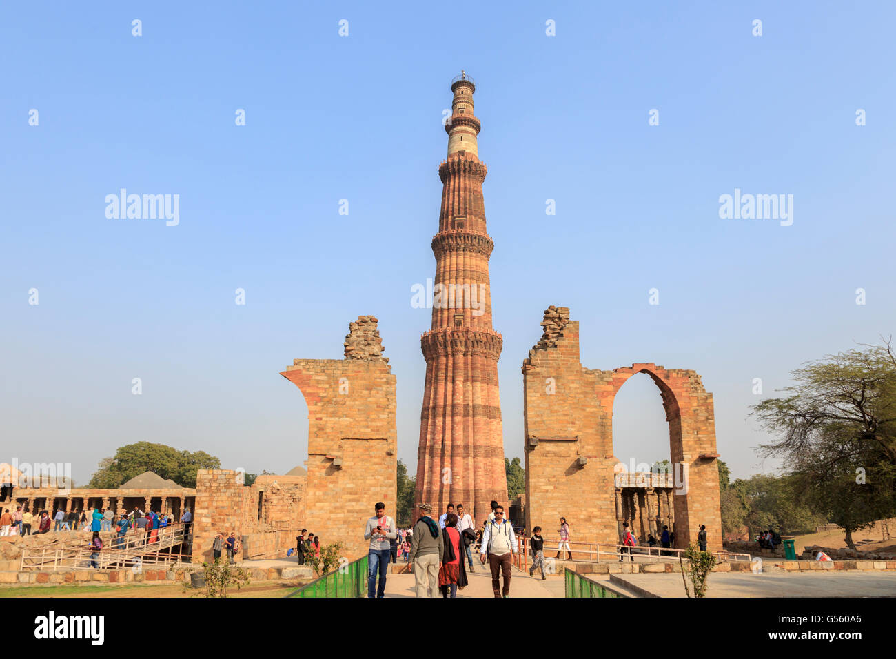 Qutb Minar Minaret and Qutb Complex, Delhi, India Stock Photo - Alamy