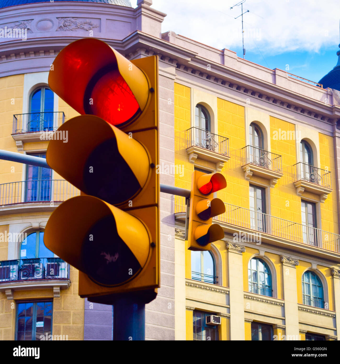 Red traffic light spain hi-res stock photography and images - Alamy