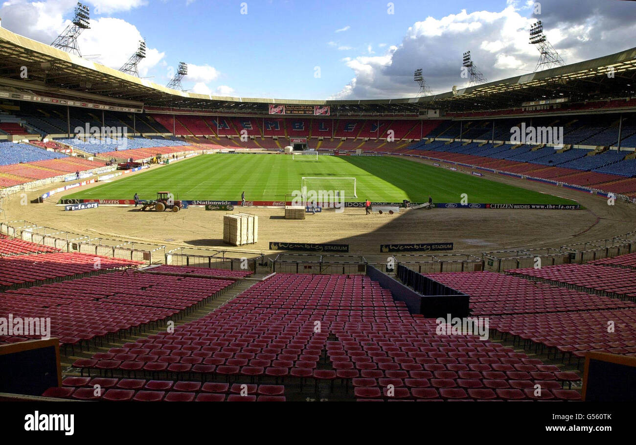 Wembley stadium interior hi-res stock photography and images - Alamy