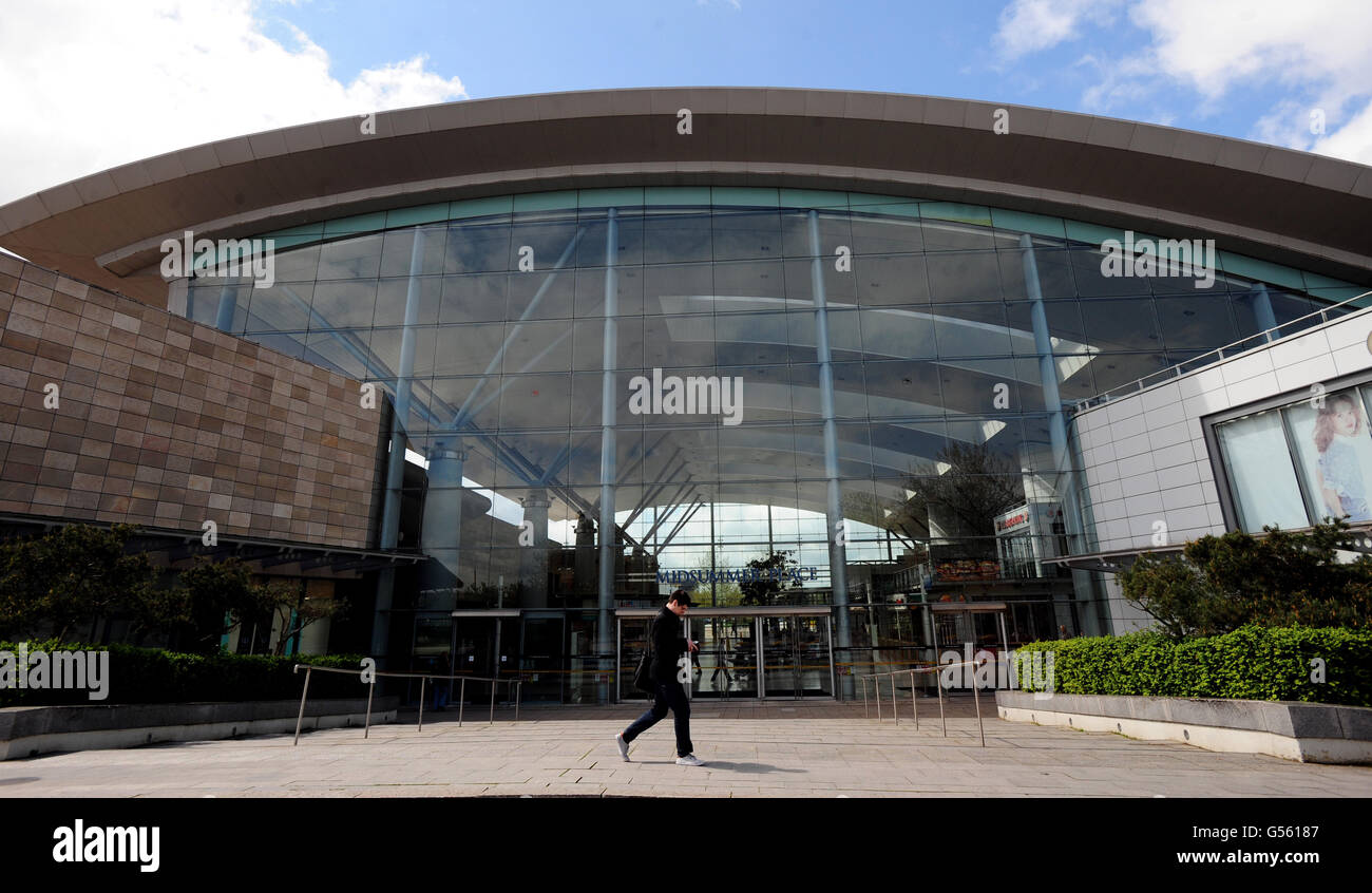 Milton Keynes stock. General view of entrance to Midsummer Place ...