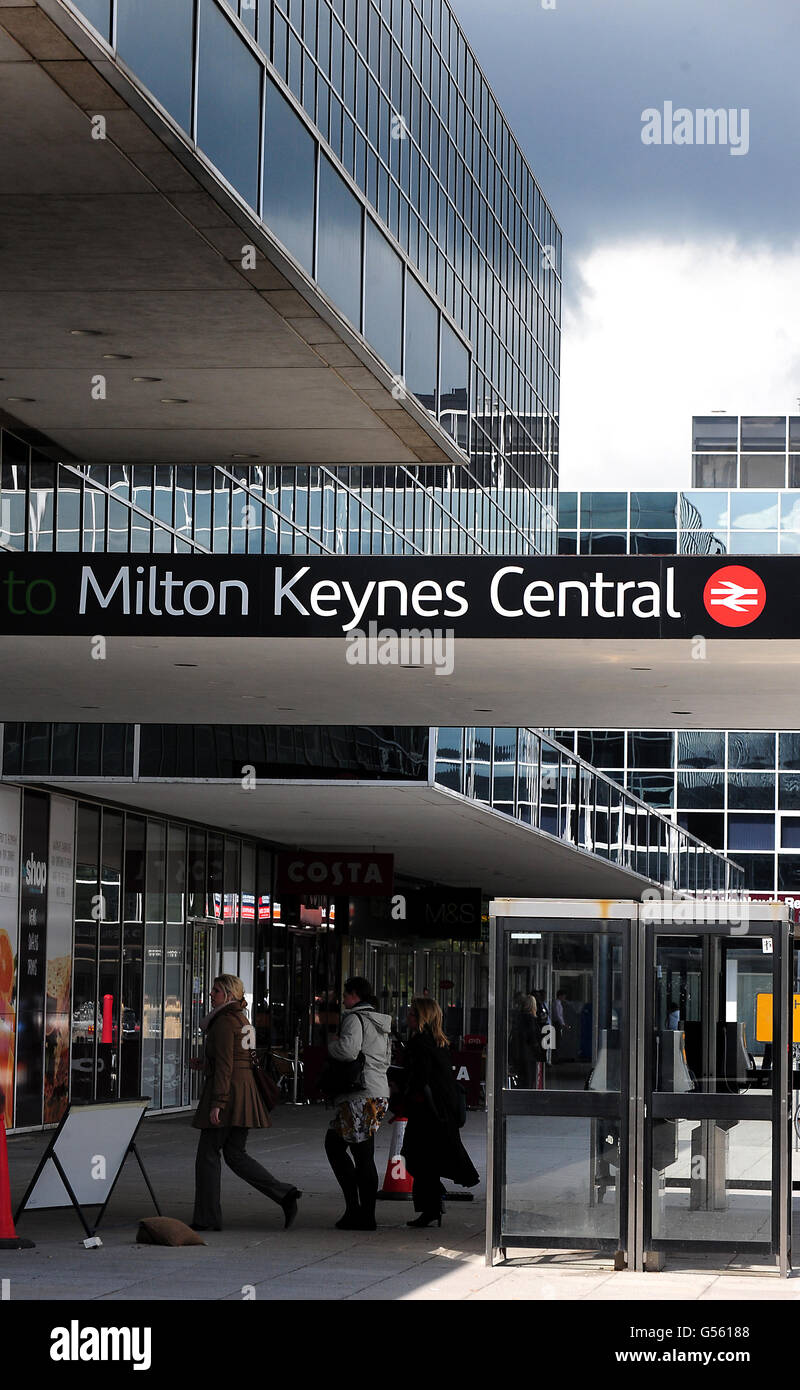 General view of Milton Keynes Railway station Stock Photo - Alamy