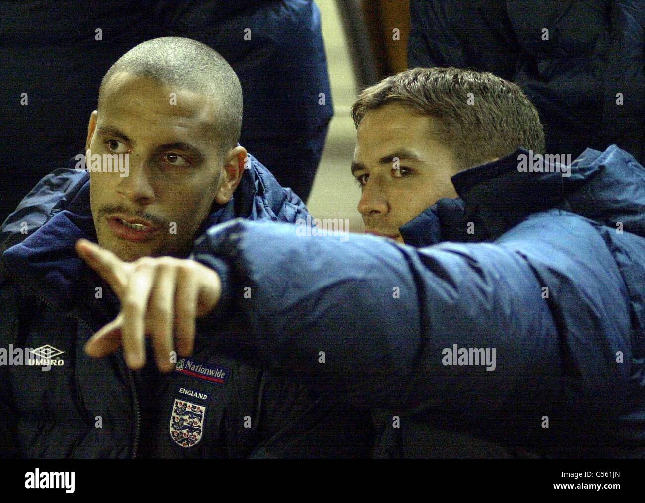 Sport football watching pointing michael owen rio ferdinand hi-res ... Sport football watching pointing michael owen rio ferdinand hi-res ...
