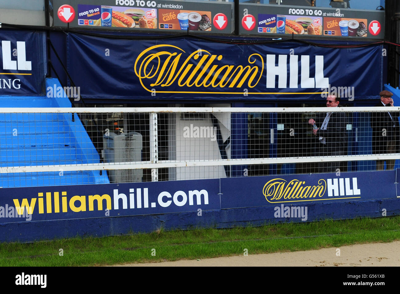 Greyhound Racing - William Hill.com Greyhound Derby - Quarter Final ...