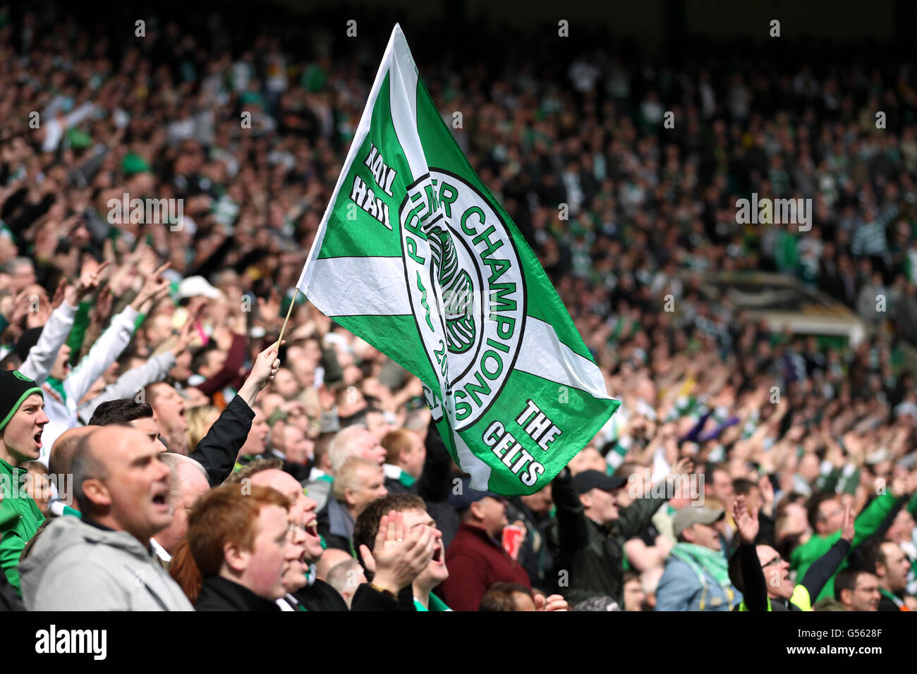 Celtic rangers flag hi-res stock photography and images - Alamy