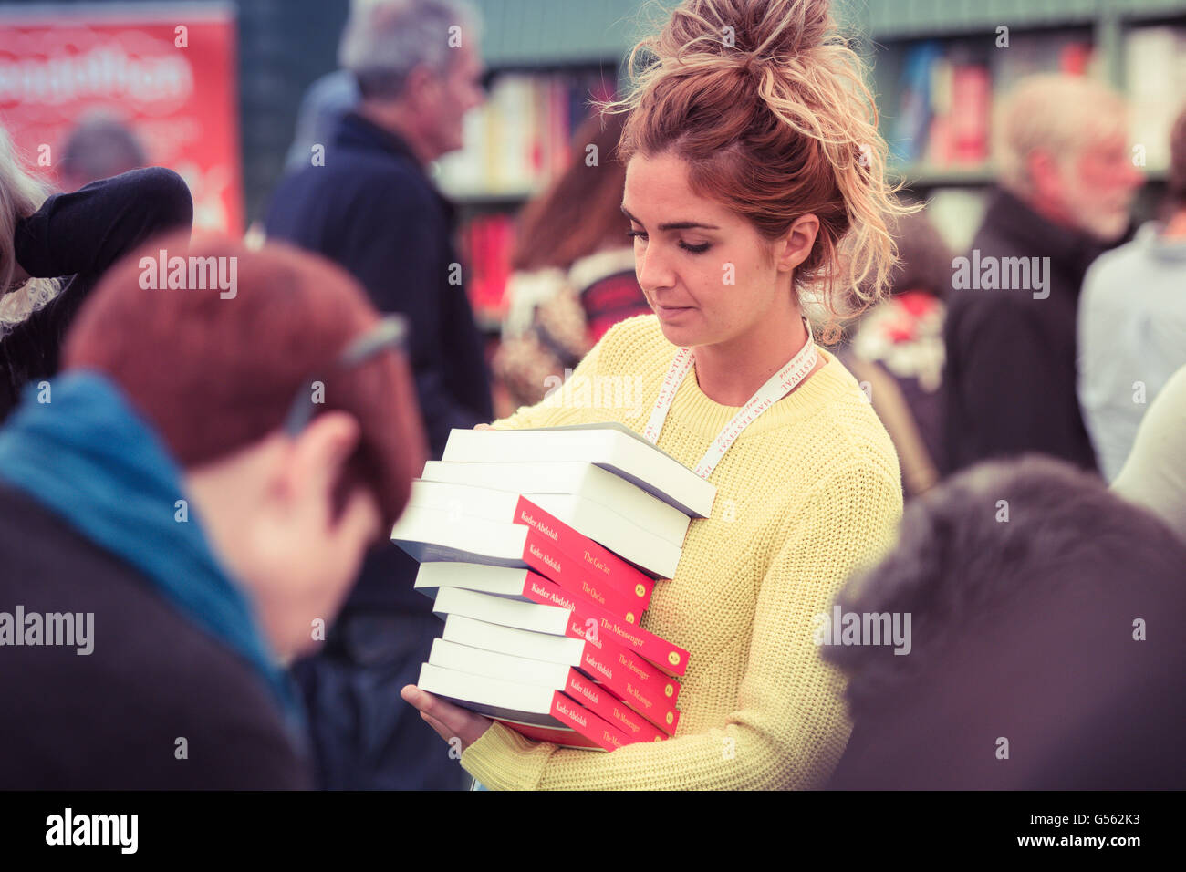 The intern hi-res stock photography and images - Alamy