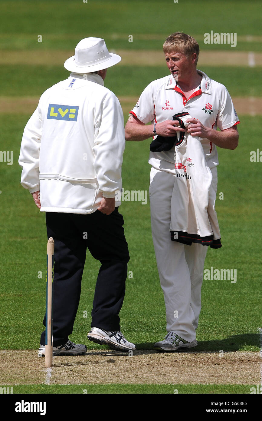 Cricket - LV= County Championship - Division One - Warwickshire v ...