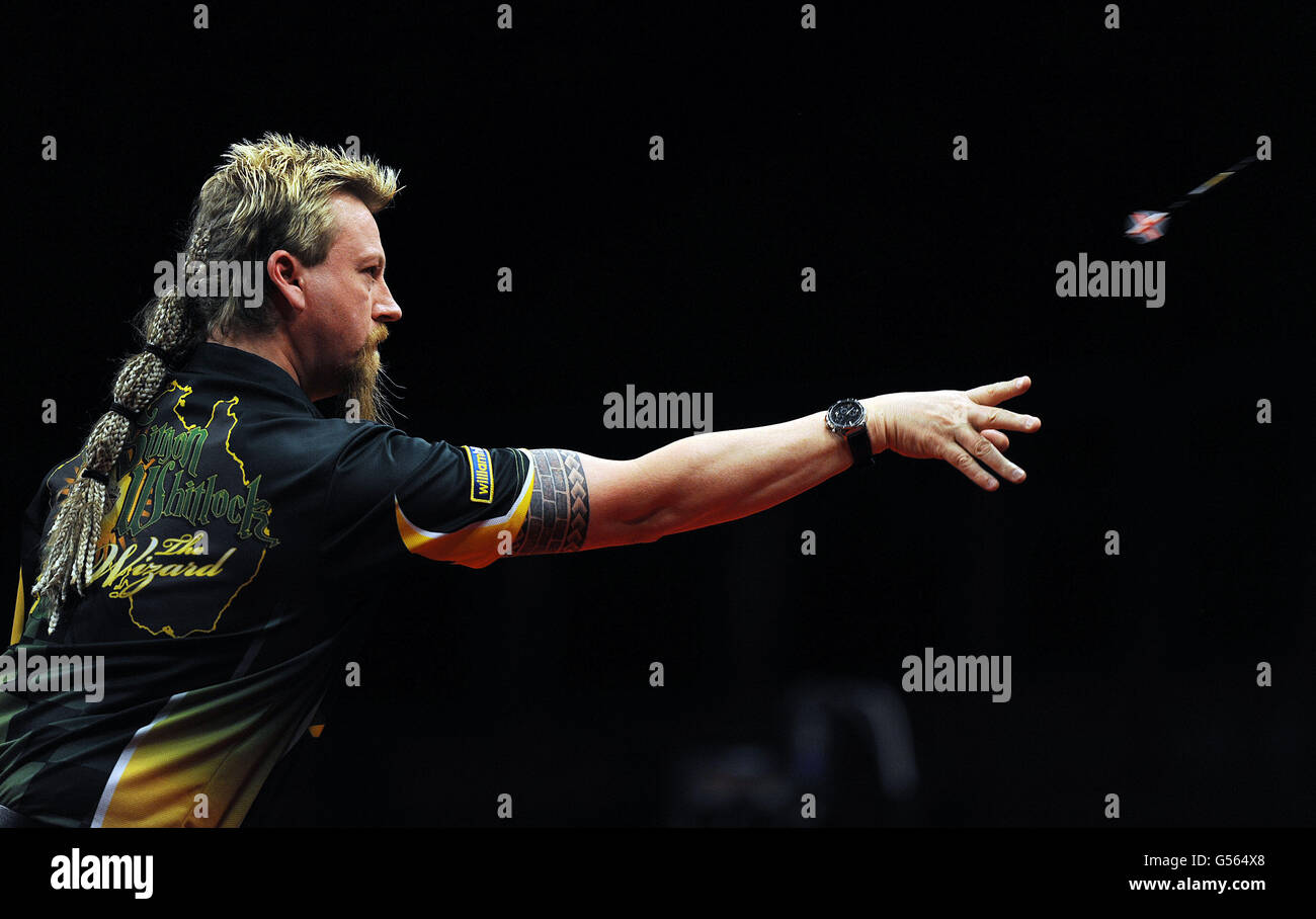 Darts - McCoy's Premier League Darts - O2 Arena Stock Photo - Alamy