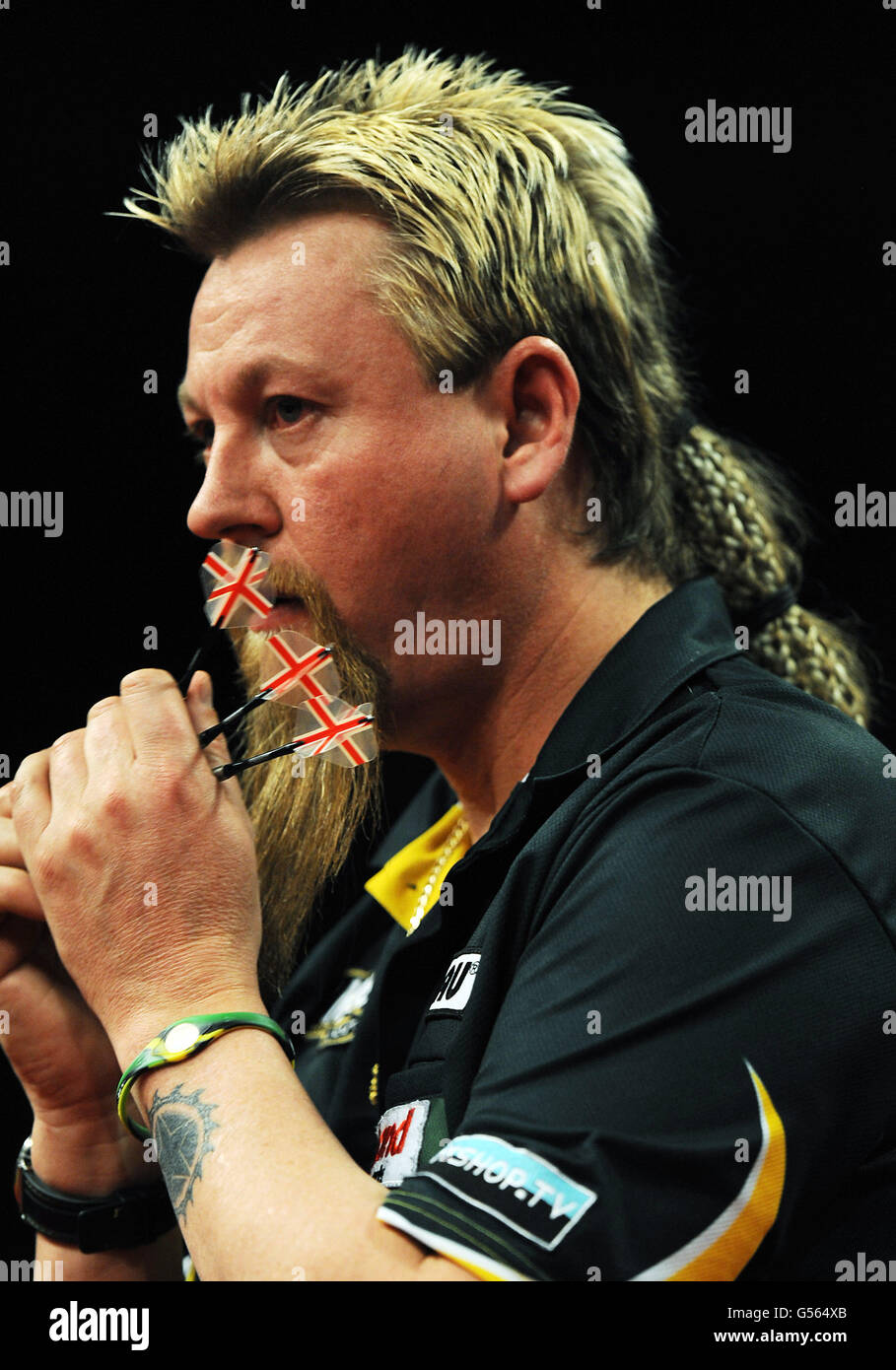 Darts - McCoy's Premier League Darts - O2 Arena Stock Photo - Alamy