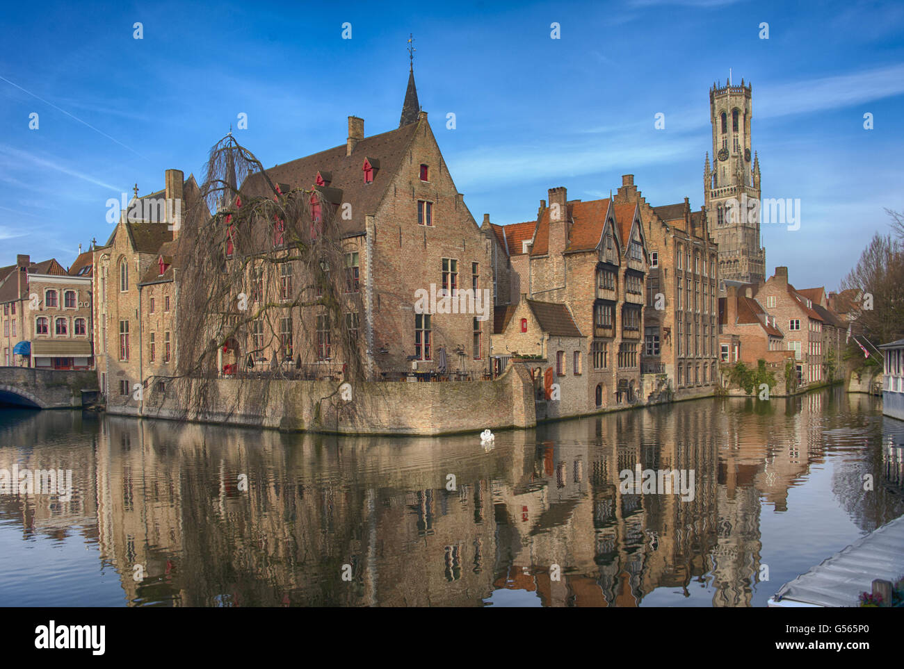 Medieval buildings beside canal, Rozenhoedkaai, Bruges, West Flanders ...