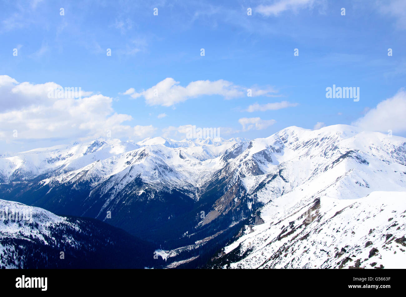 pictures of mountains in the winter scenery Stock Photo - Alamy