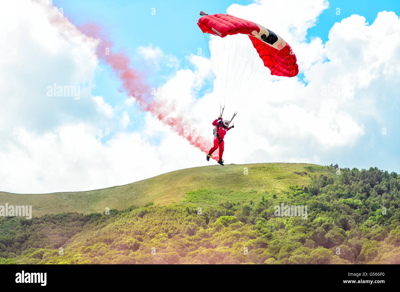The British Army's Parachute Regiment display team the Red Devils ...