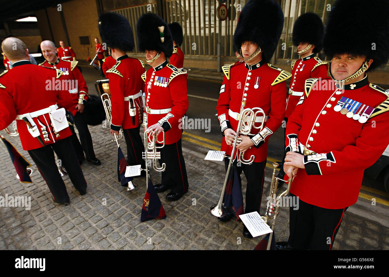 Military fanfare hi-res stock photography and images - Alamy
