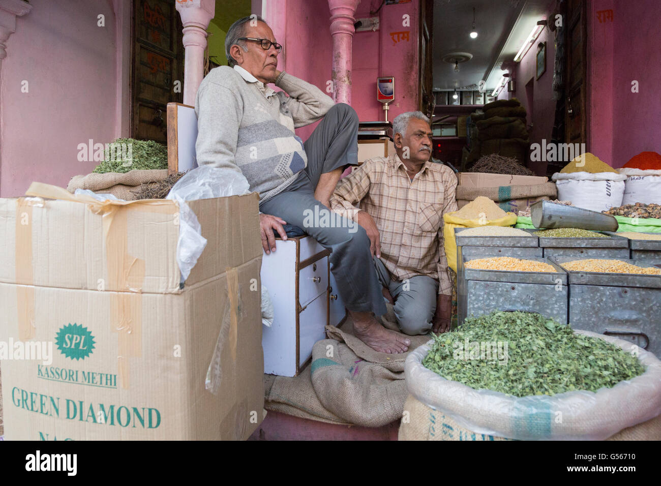 Shopkeeper india hi-res stock photography and images - Alamy