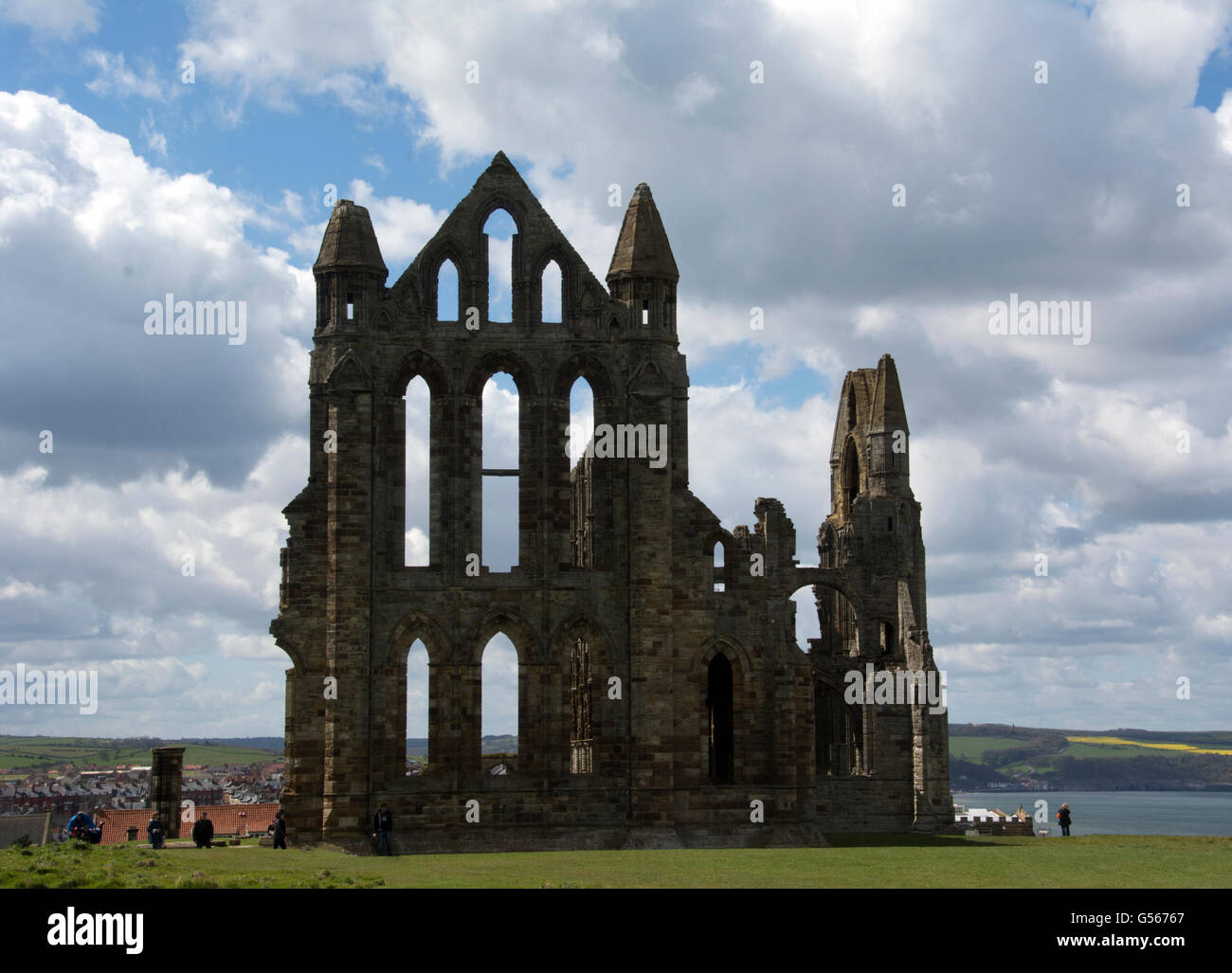 Whitby landmarks hi-res stock photography and images - Alamy