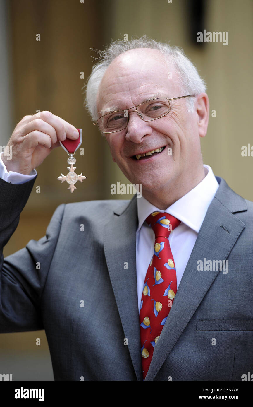 Geoffrey vernon member british empire mbe medal buckingham palace hi ...