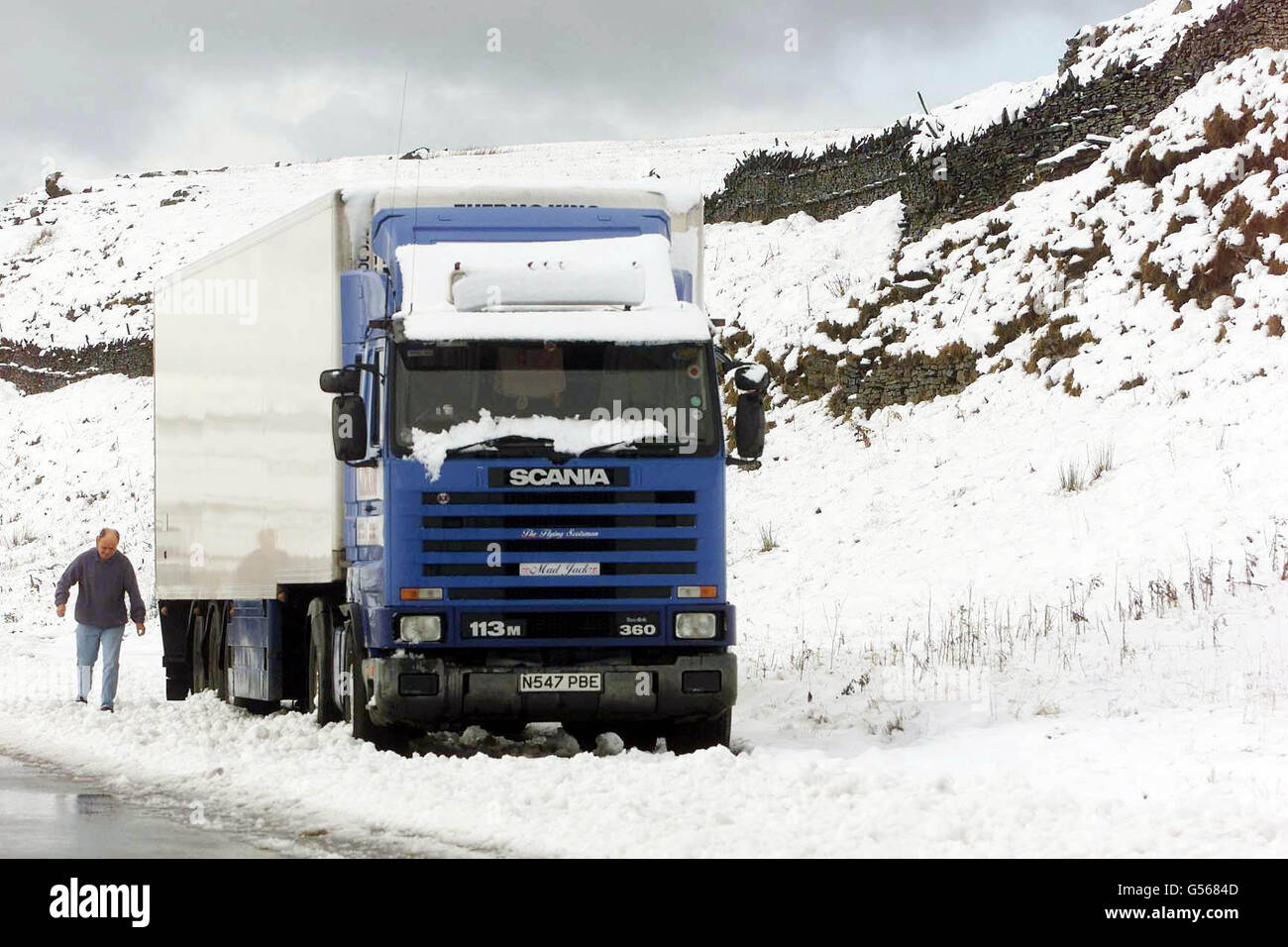 Snow storm Cumbria lorry Stock Photo - Alamy