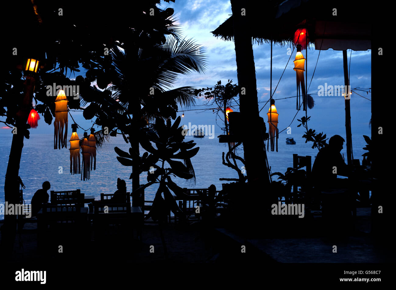 Nighttime atmosphere in restaurant with beautiful lanterns, Koh Tao ...