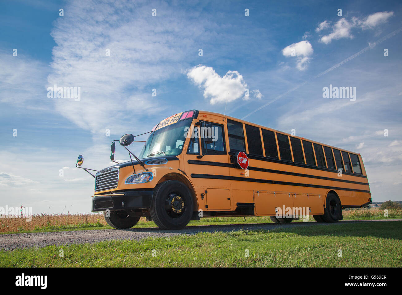 School bus on country road hi-res stock photography and images - Alamy