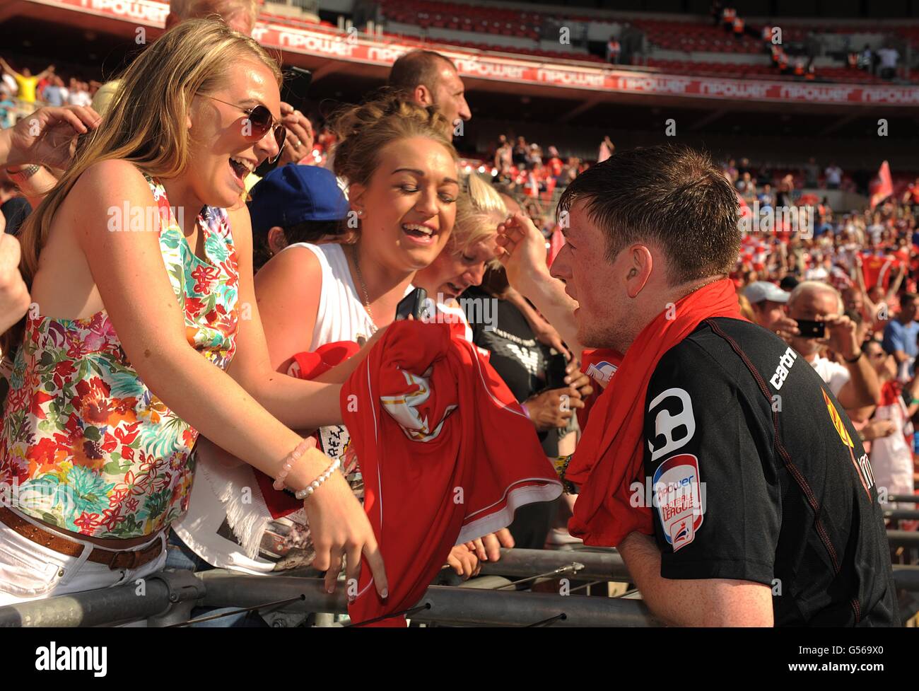 Crewe alexandra wembley hi-res stock photography and images - Alamy