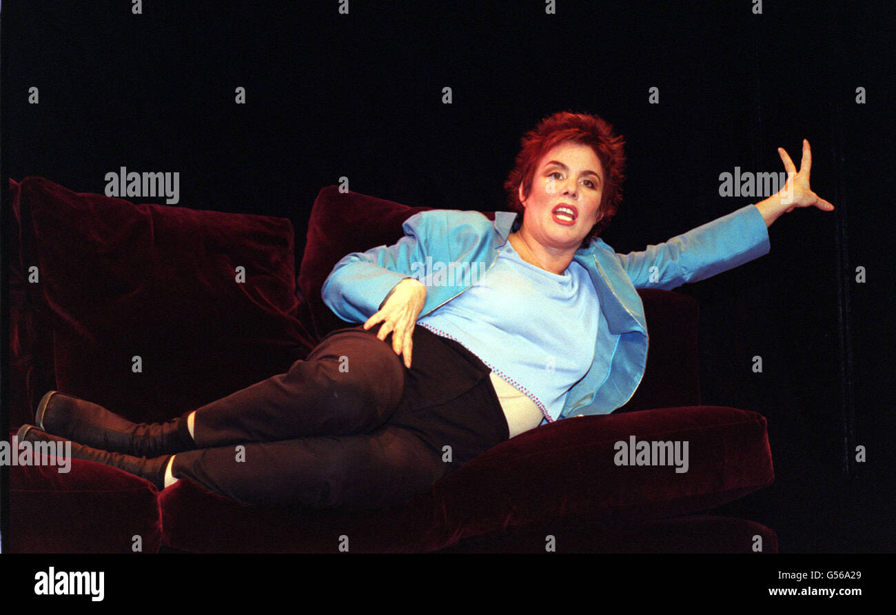 Tv presenter ruby wax hi-res stock photography and images - Alamy