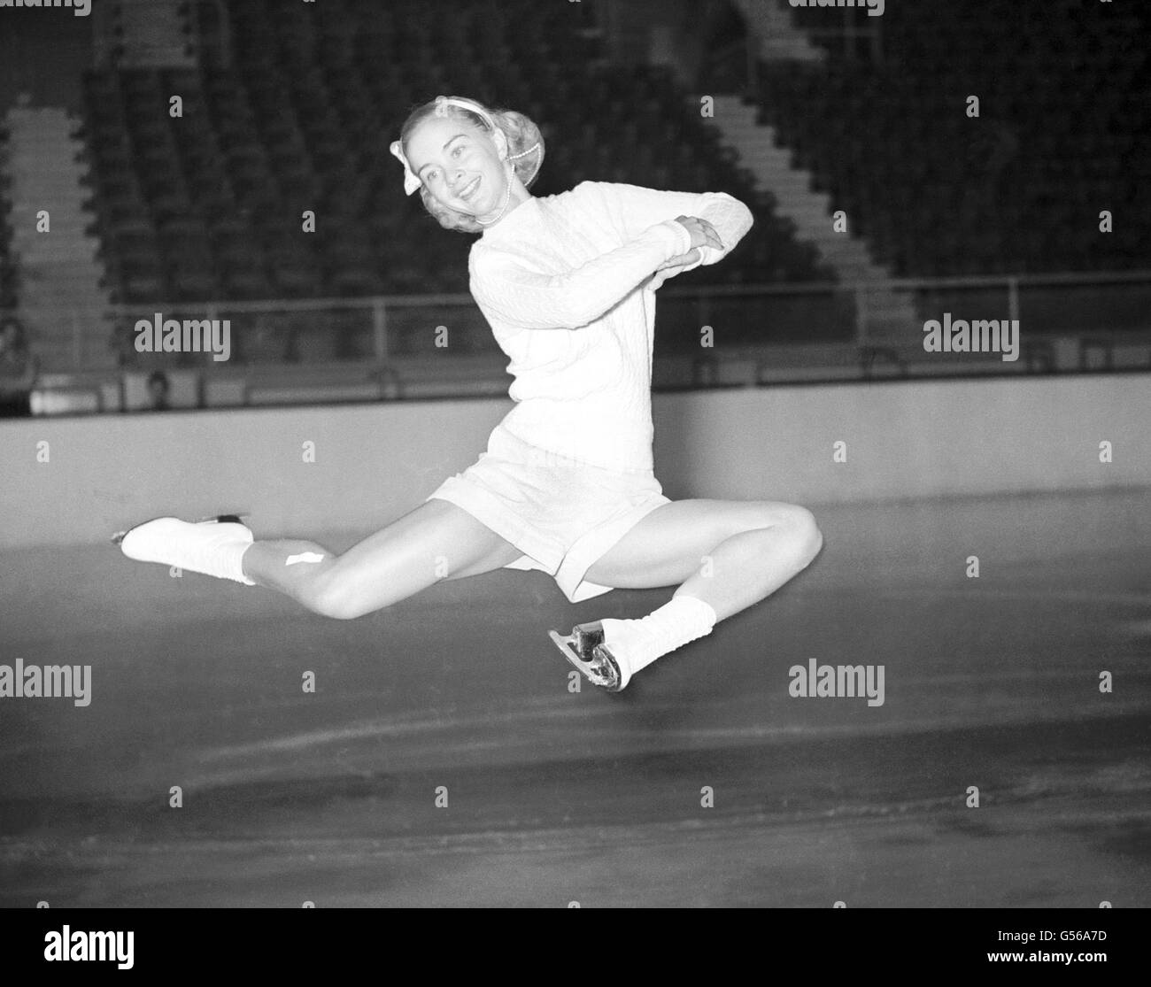 Show jumping arena Black and White Stock Photos & Images - Alamy