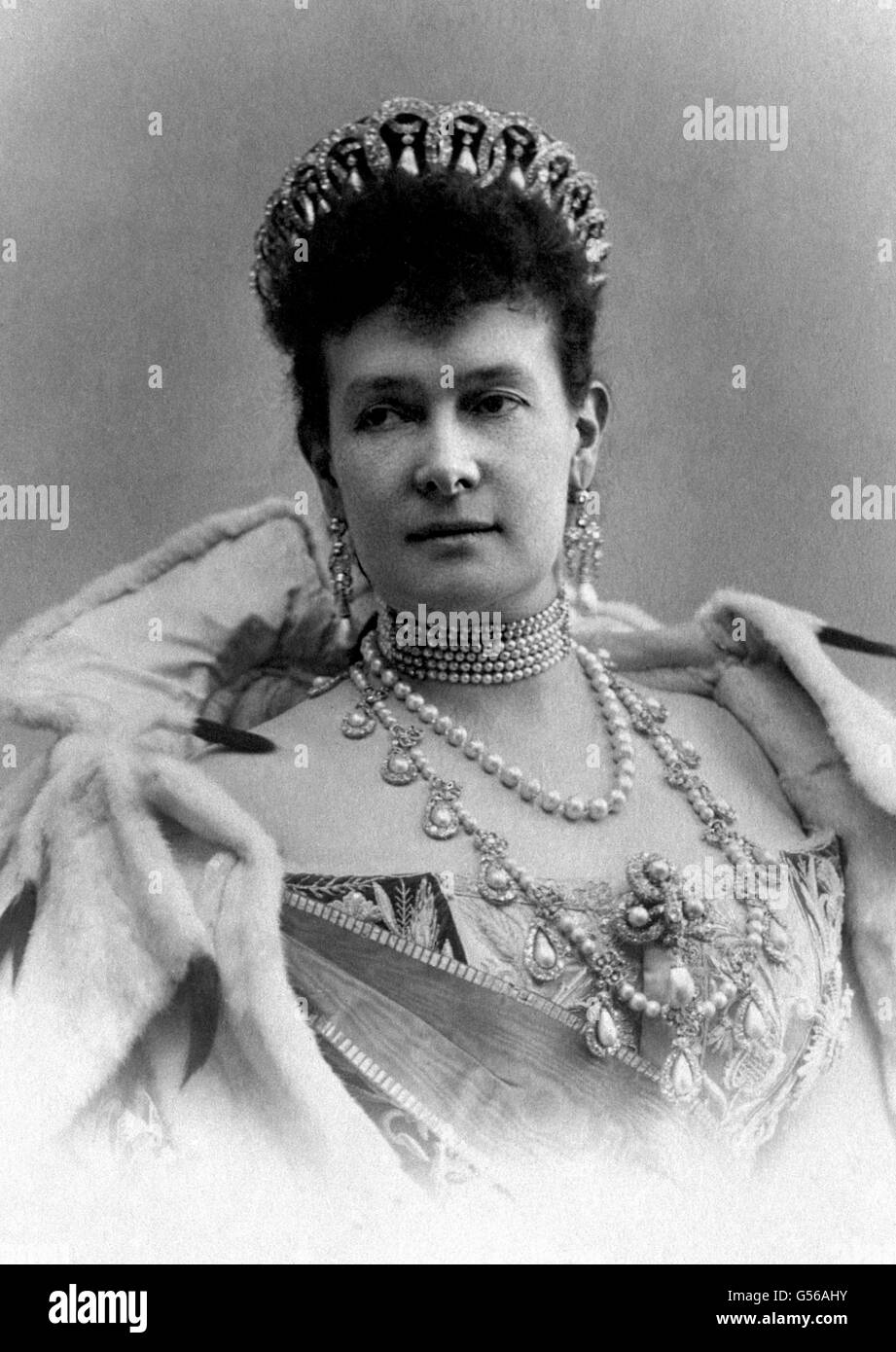 Grand duchess vladimir tiara hi-res stock photography and images - Alamy