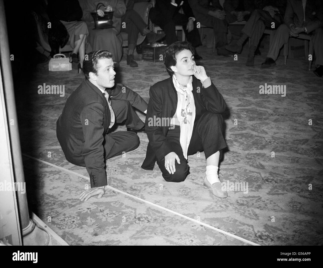 Theatre - 'Cinderella' - Odeon Cinema, Marble Arch. Jean Simmons and ...