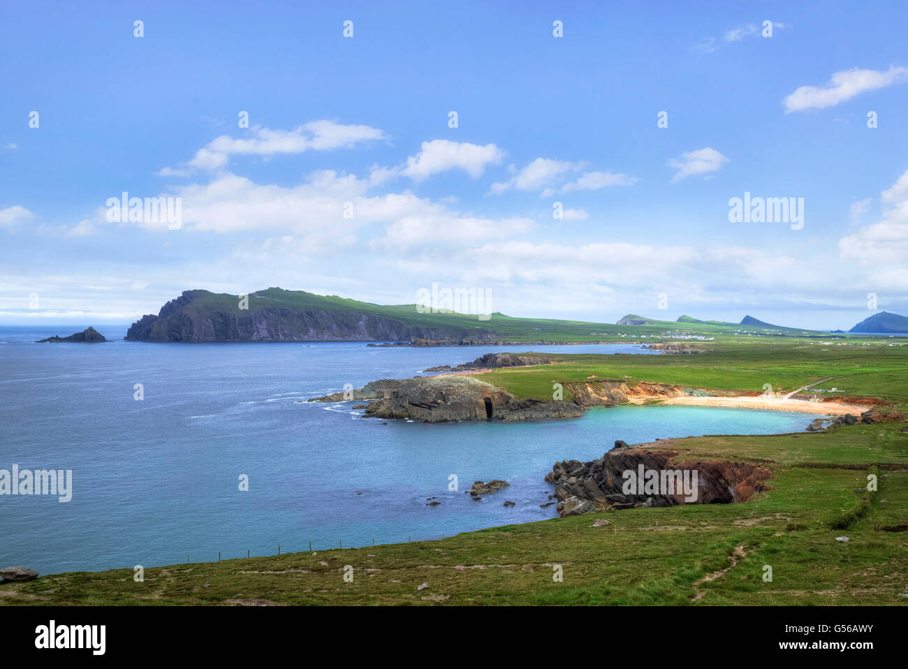 Three Sisters, An Triúr Deirfiúr, Dingle Peninsula, Ireland Stock Photo ...