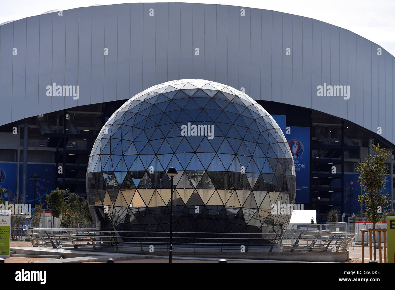 Marseille stadium general hi-res stock photography and images - Alamy