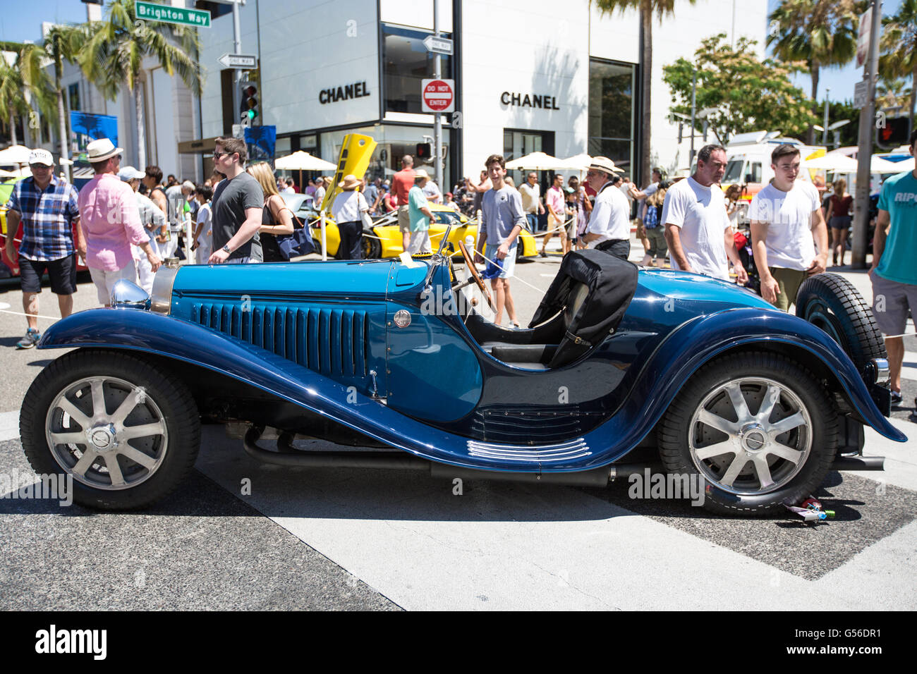 Beverly Hills, California, USA. 19th June, 2016. A 1932 Bugatti Type 55 ...