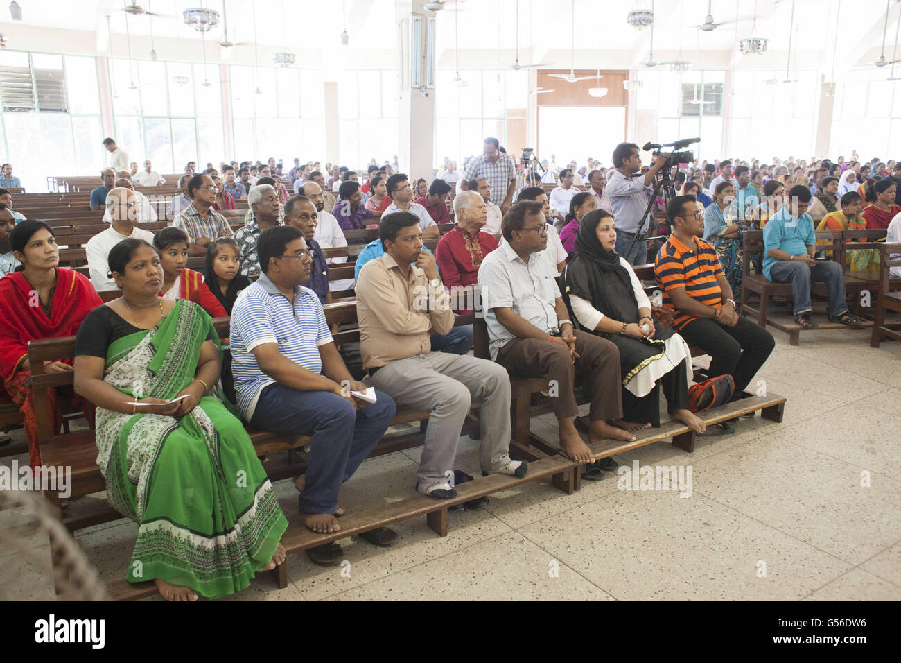 Dhaka, Bangladesh. 20th June, 2016. Bangladeshi Christian devotees take ...