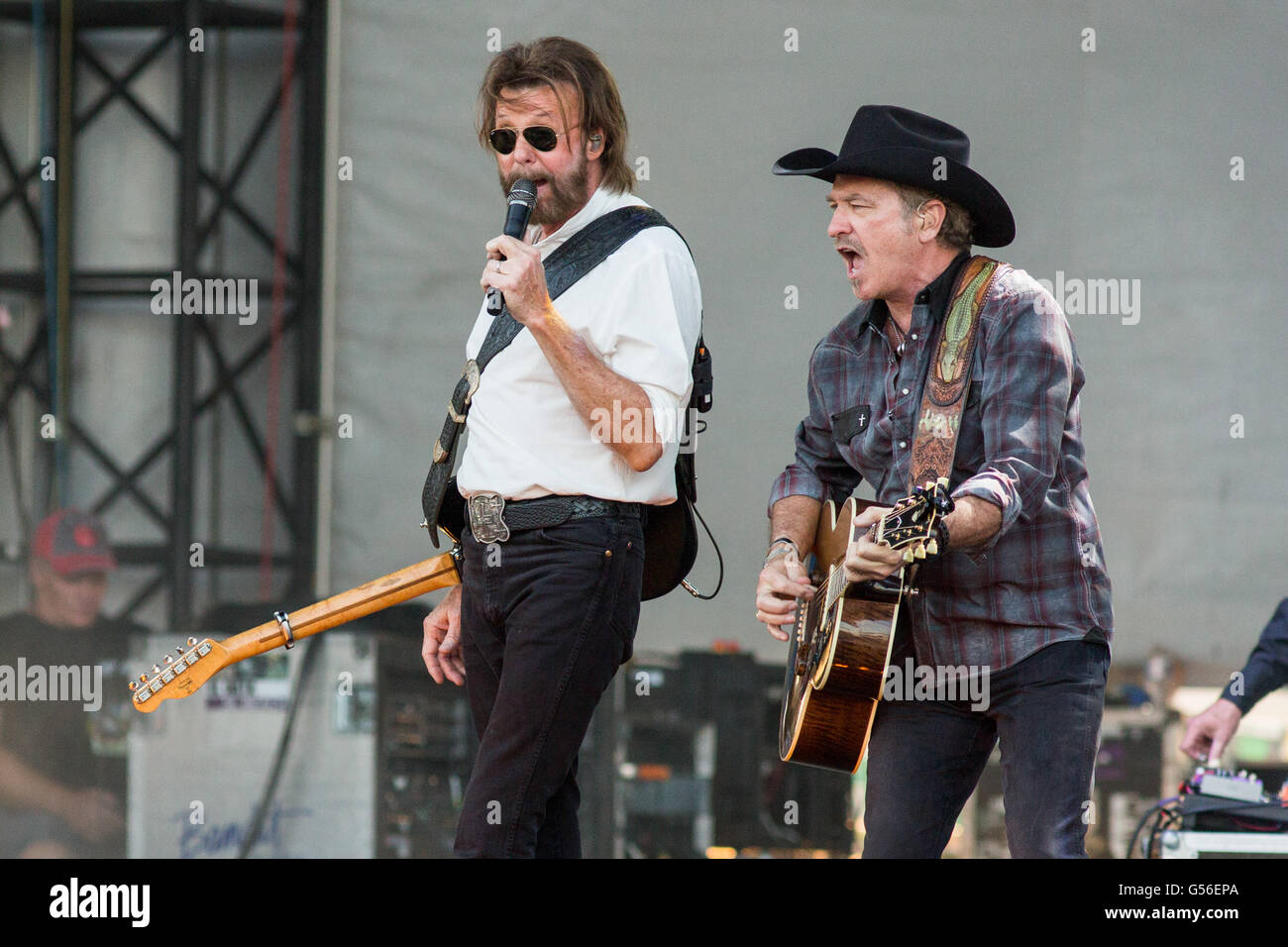 Ronnie dunn hi-res stock photography and images - Alamy
