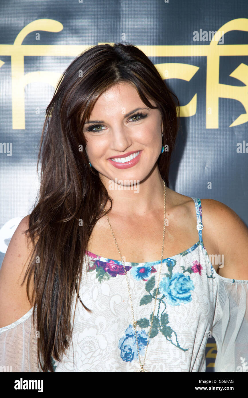 Rachele Brooke Smith Look Now