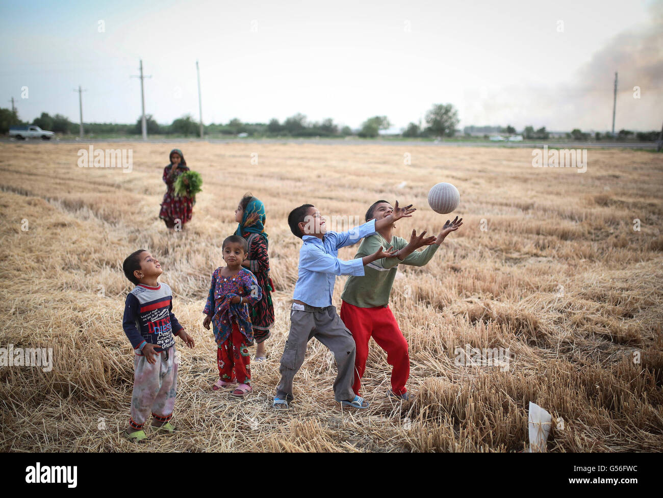 Iran tehran slum hi-res stock photography and images - Alamy