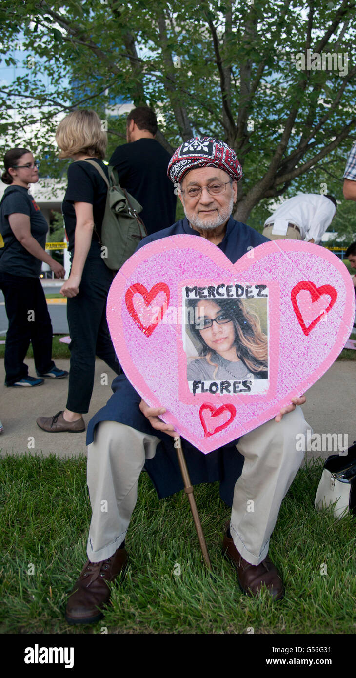 Pro gun against anti gun hi-res stock photography and images - Alamy