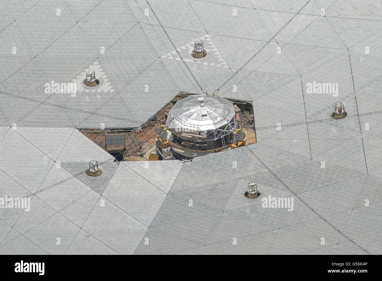 Fast telescope cabin hi-res stock photography and images - Alamy