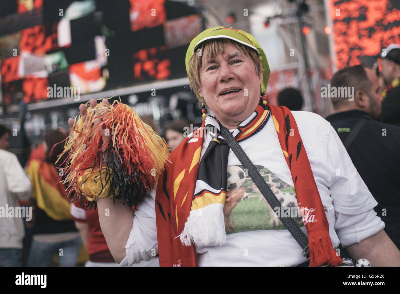 Fan zone berlin hi-res stock photography and images - Alamy