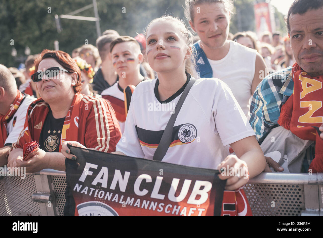 Northern ireland football fans hi-res stock photography and images - Alamy
