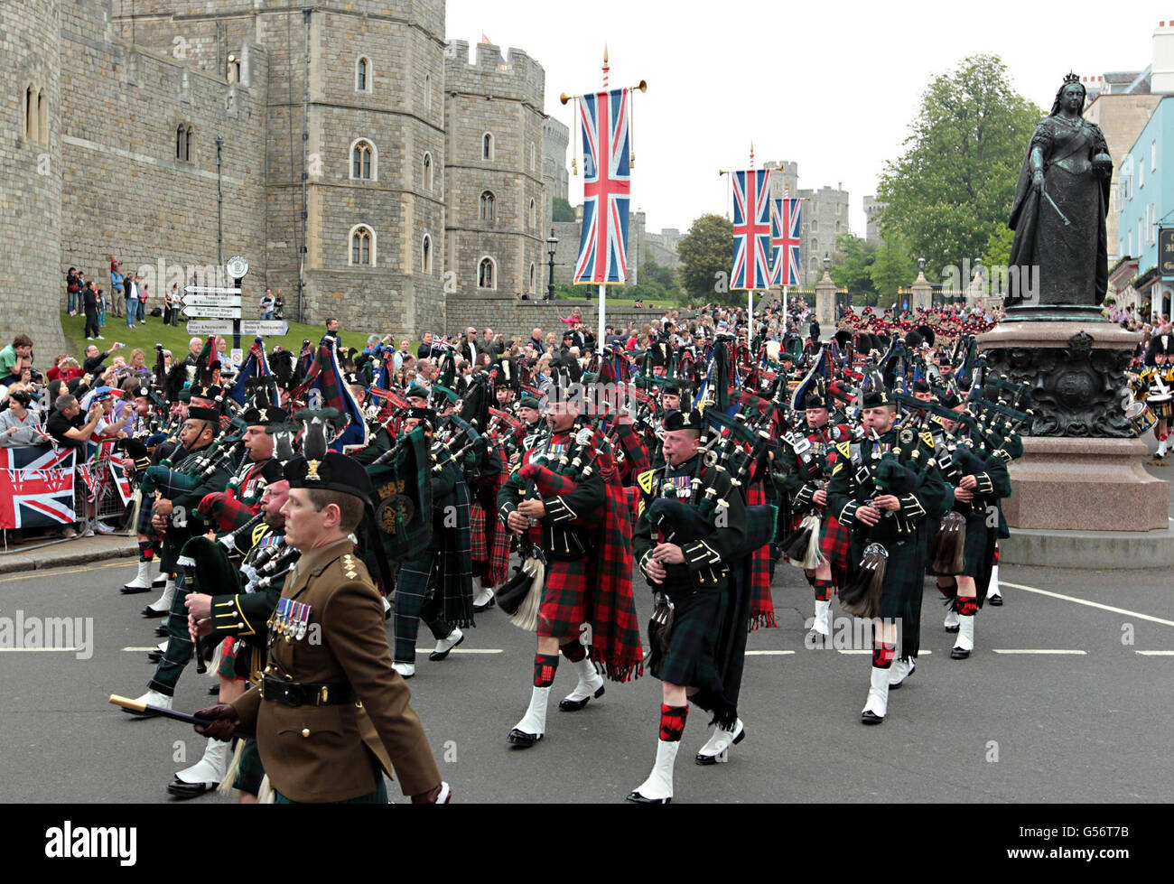 Muster parade diamond jubilee hi-res stock photography and images - Alamy