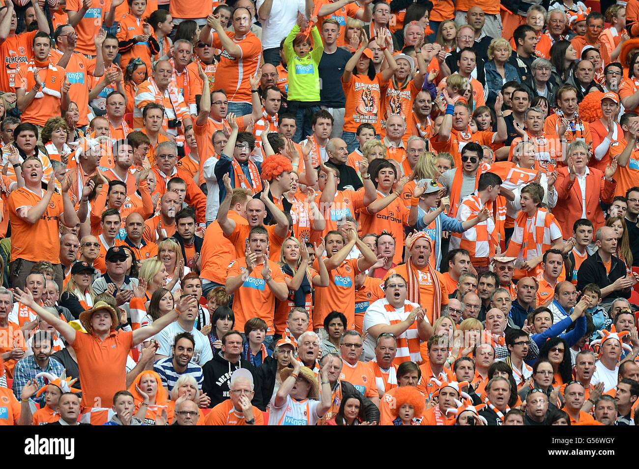 Blackpool fans show their support hi-res stock photography and images ...
