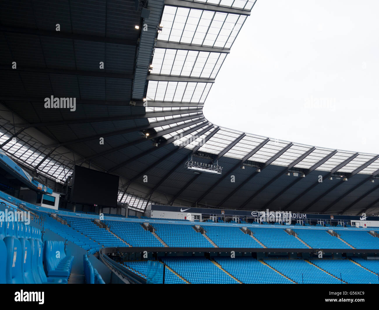 Etihad stadium manchester hi-res stock photography and images - Alamy