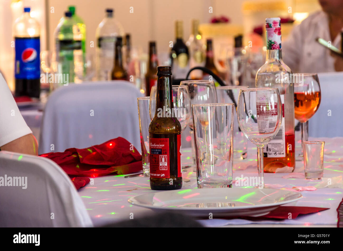 Table of drinks bottles glasses hi-res stock photography and images - Alamy