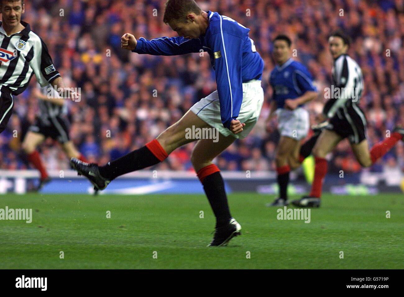 Glasgow Rangers kenny miller scores his sides 3rd goal against St ...
